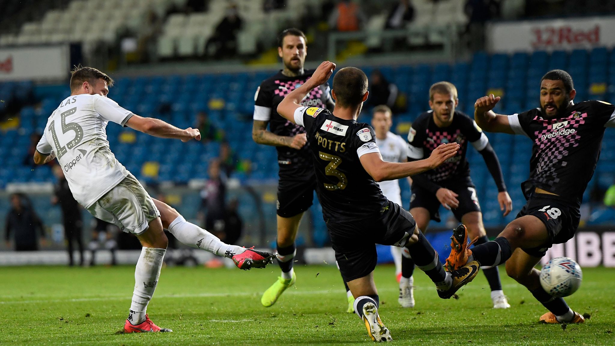 Leeds 1 - 1 Luton - Match Report & Highlights