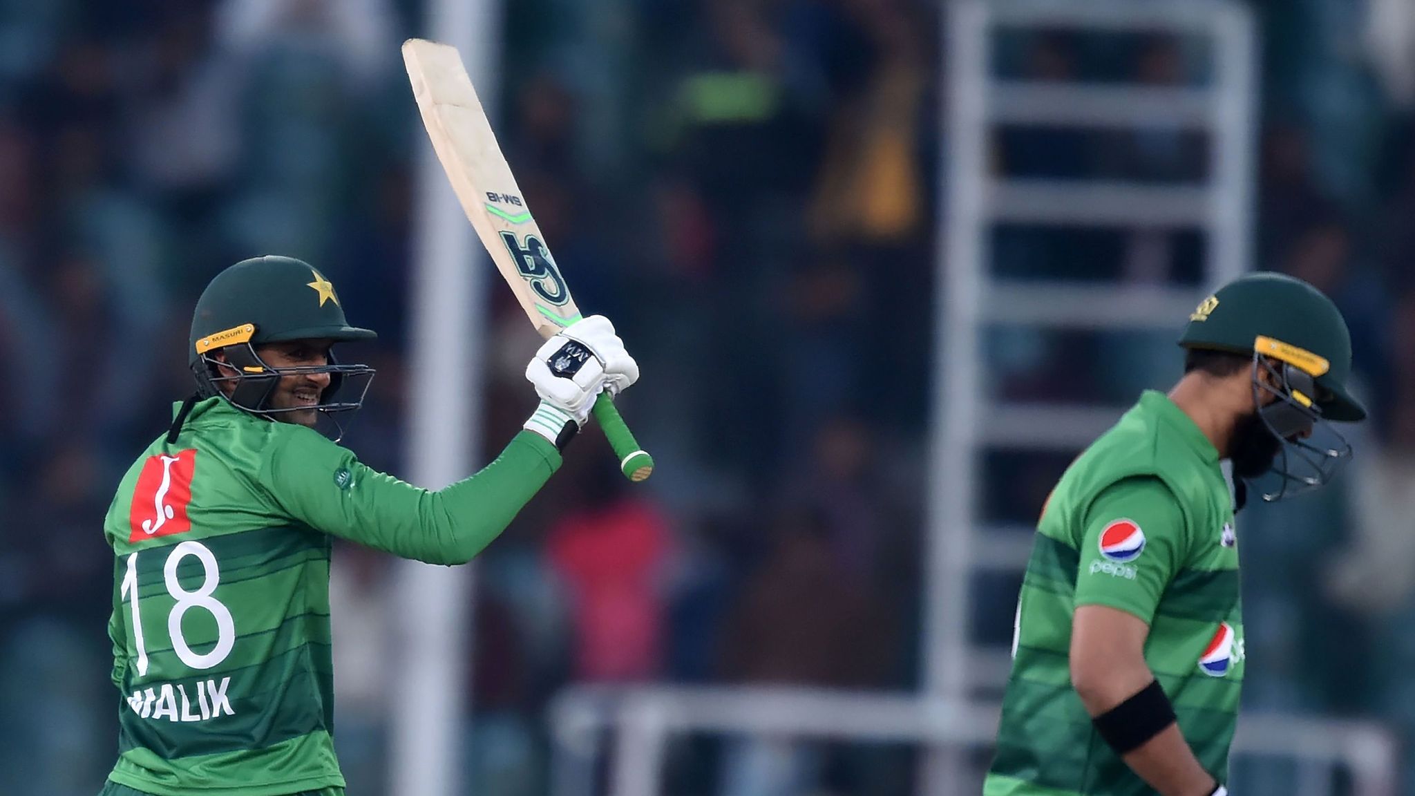 Pakistan's Shoaib Malik to reunite with family before England tour ...