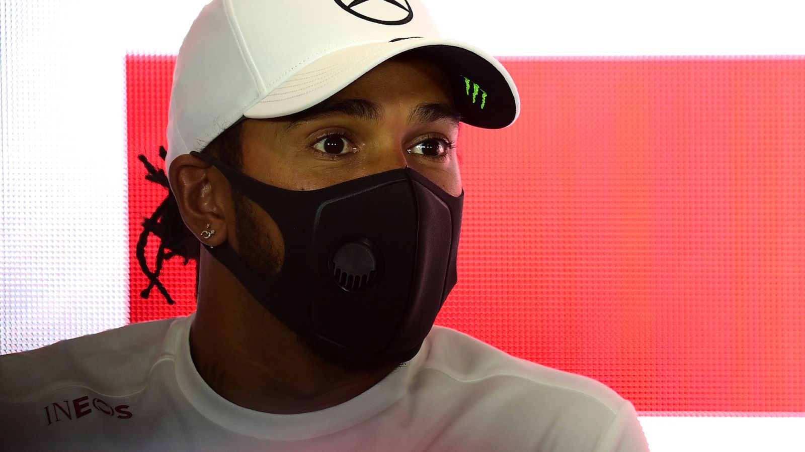 Lewis Hamilton speaks about his F1 future, expects at least three more ...