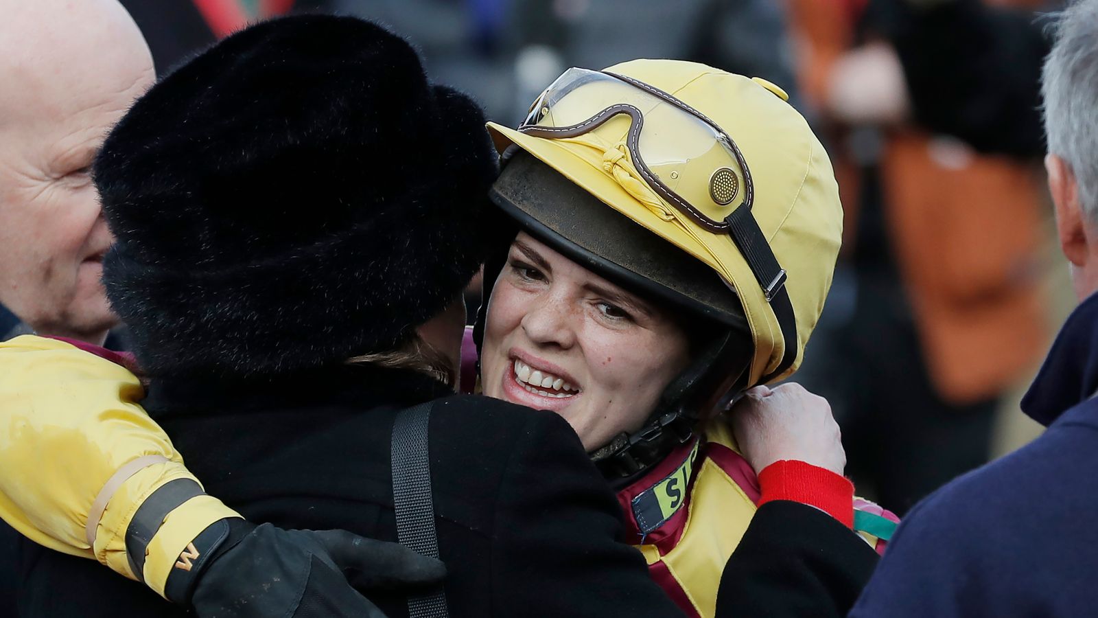 Lizzie Kelly: Record-breaking jump jockey announces retirement | Racing ...