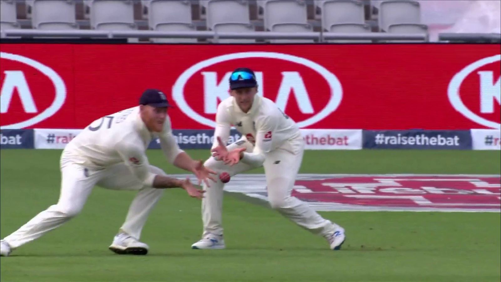 Woakes gets the big wicket! | Cricket News | Sky Sports