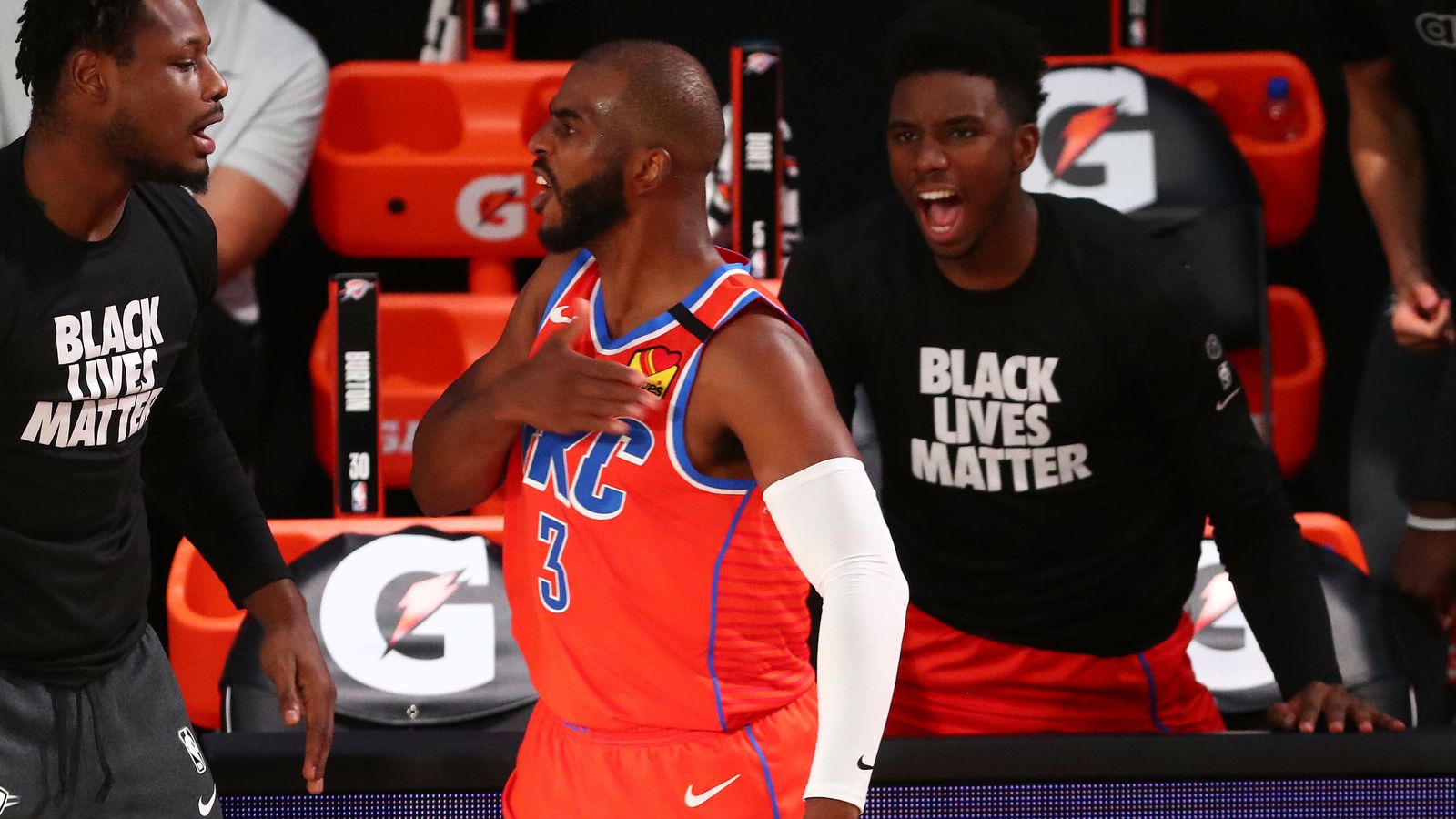 Paul's slick wrap around pass | NBA News | Sky Sports