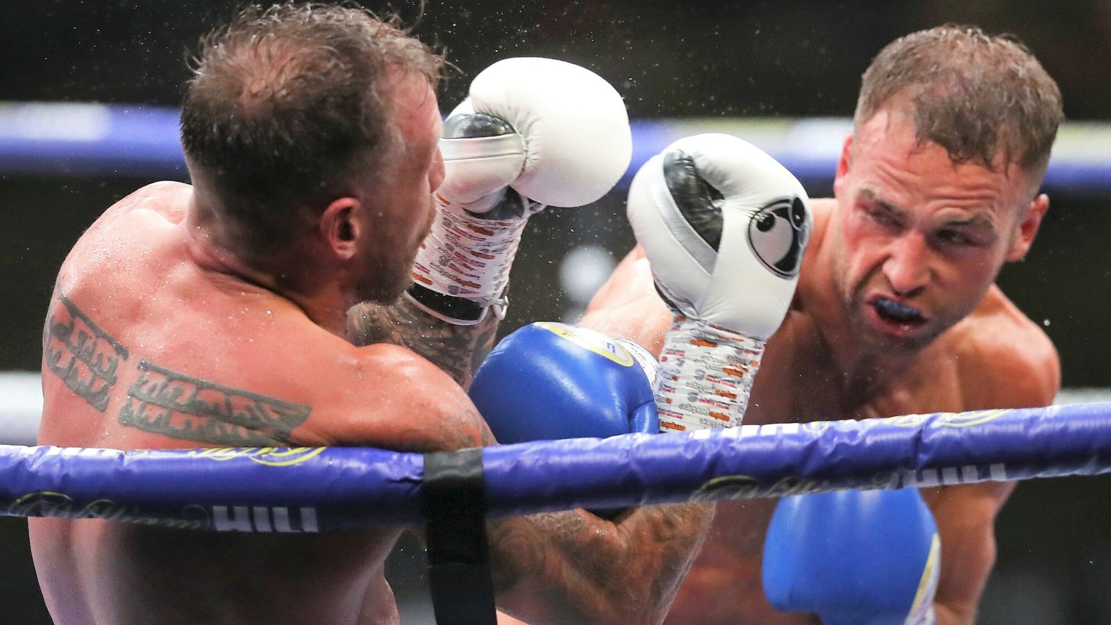 Cash vs Welborn: Felix Cash stops Jason Welborn in the fifth round to ...