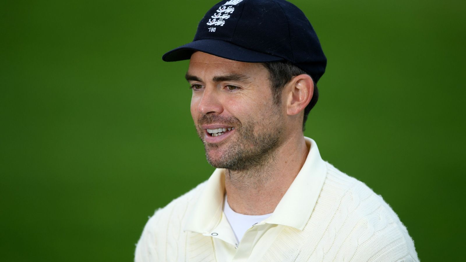 James Anderson still 'loves' Test cricket and not ruling out taking 700 ...