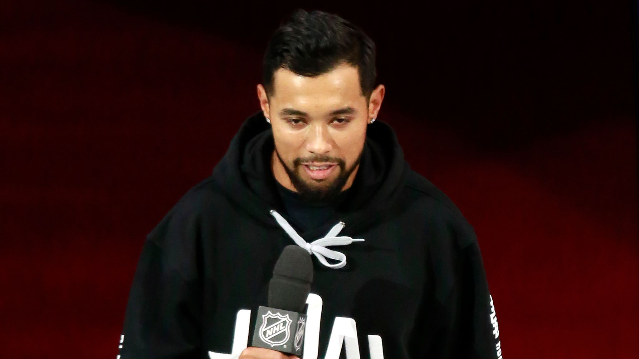 Matt Dumba kneels, NHL puts focus on Black Lives Matter movement | Ice ...