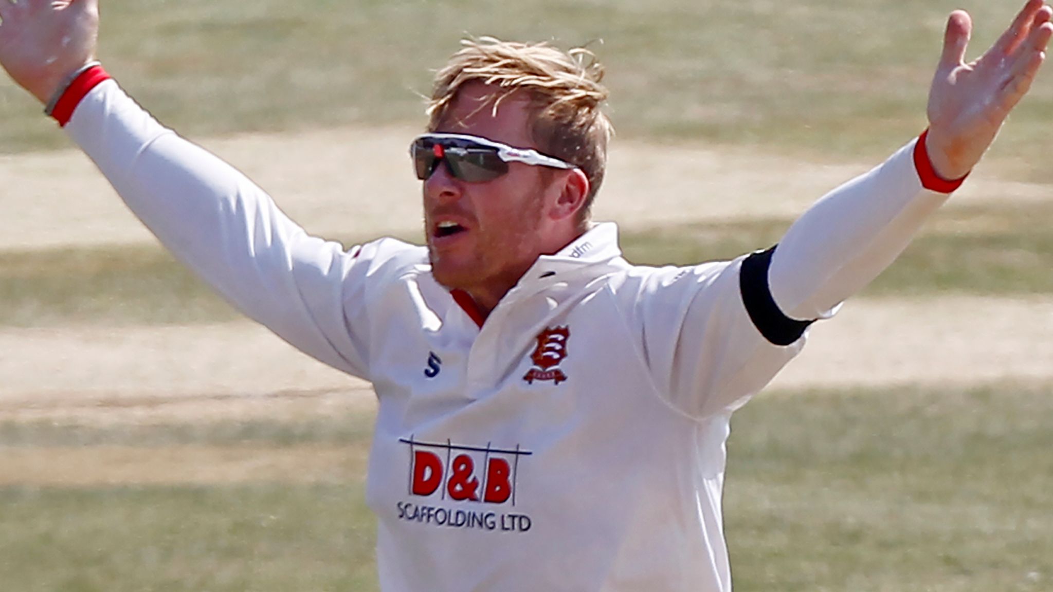 Bob Willis Trophy: Essex beat Surrey as Simon Harmer takes 14 wickets ...