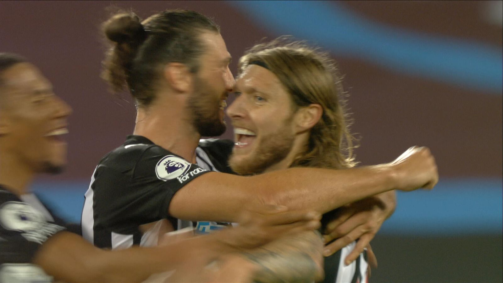 Hendrick smashes in Newcastle's second (87) | Football News | Sky Sports