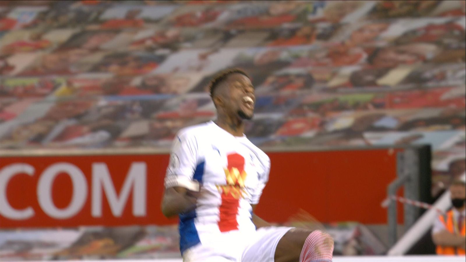 Zaha gets Palace's third! (85) | Football News | Sky Sports