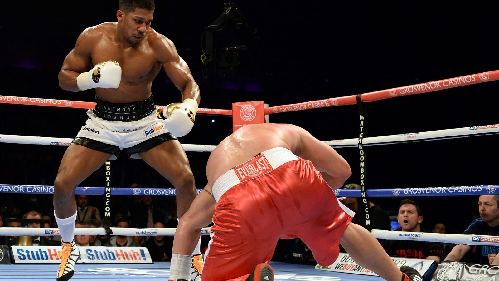 AJ KO's Gavern | Boxing News | Sky Sports