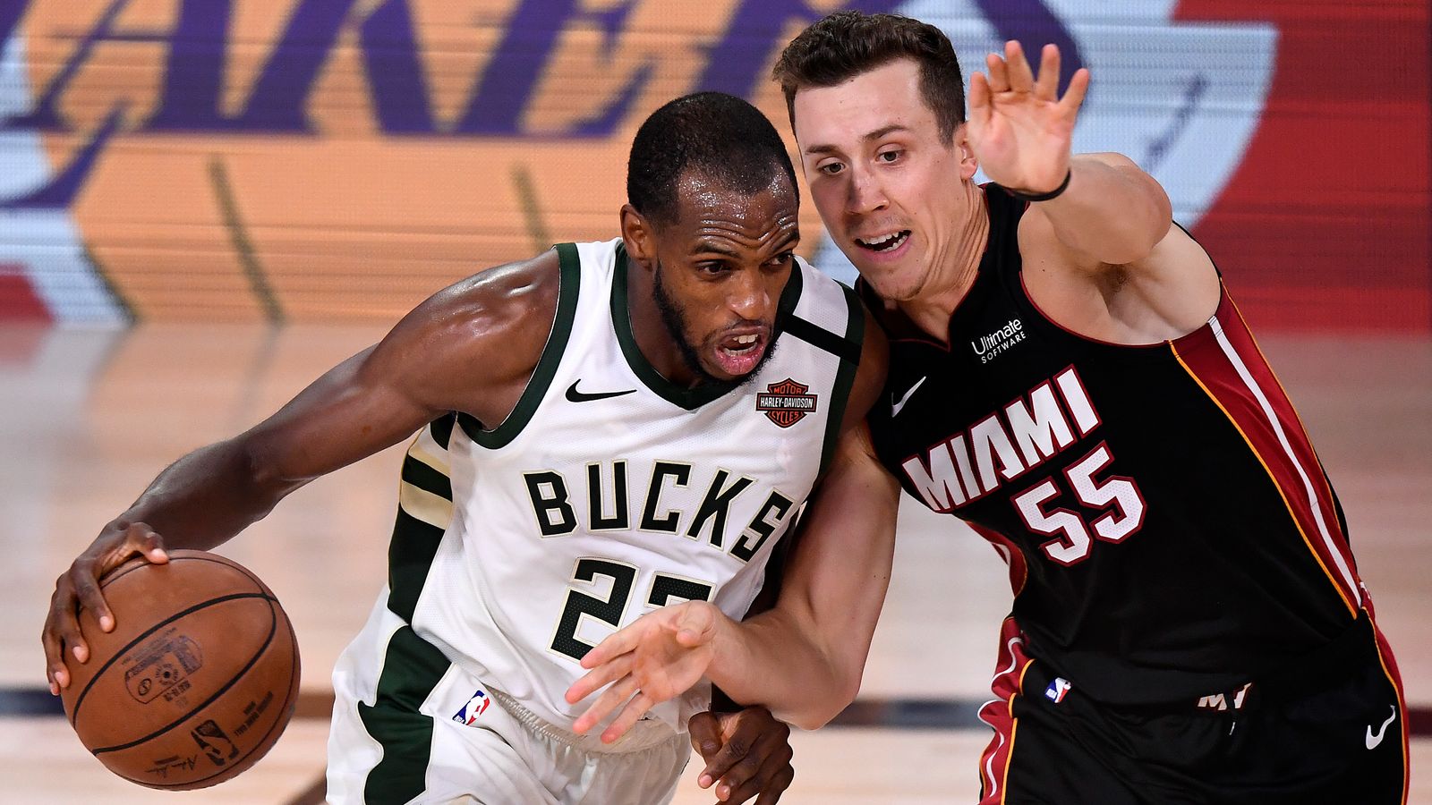 Middleton hits playoff-high in Bucks win | NBA News | Sky Sports