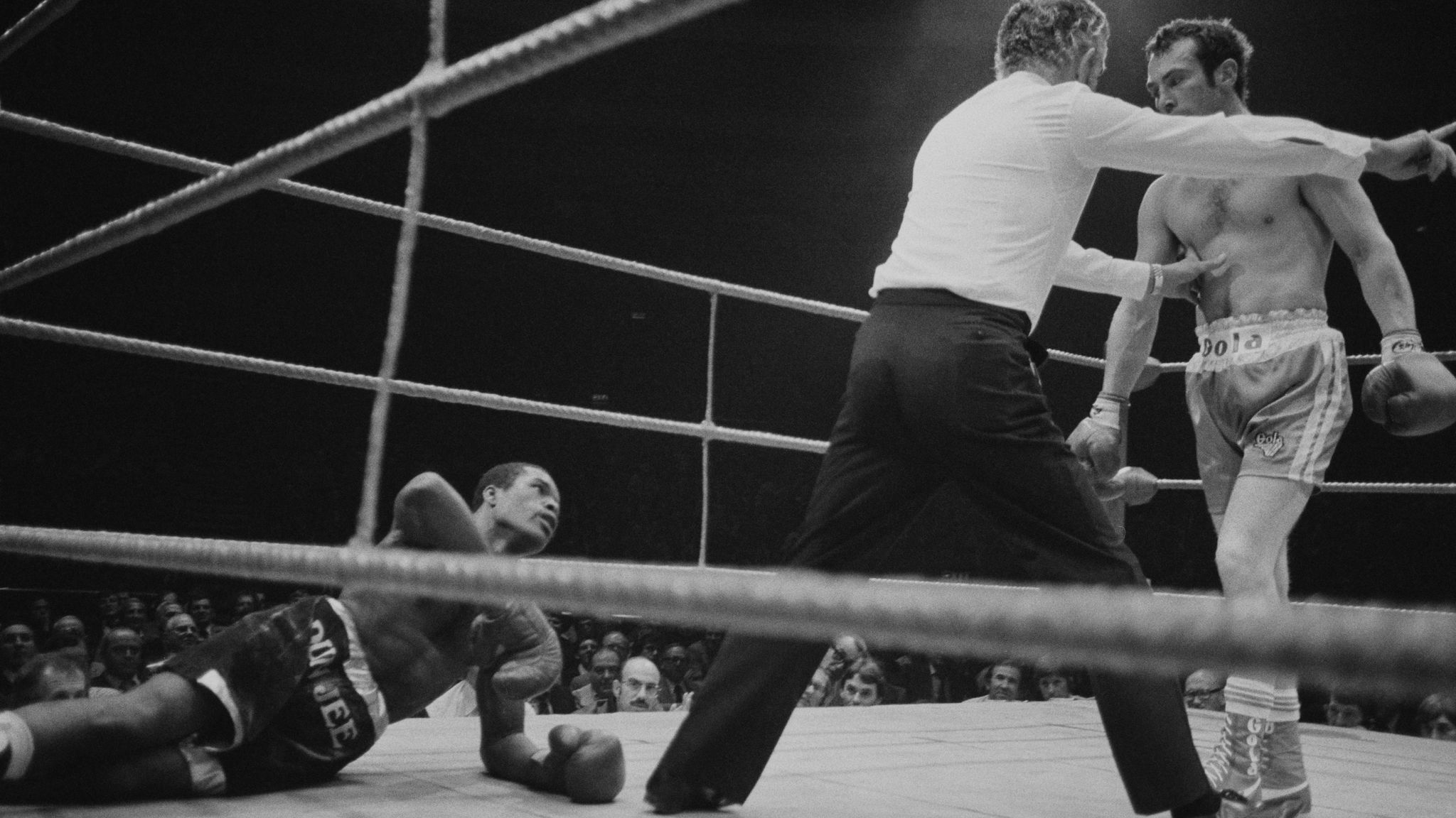 Alan Minter: British boxing legend dies aged 69 | Boxing News | Sky Sports