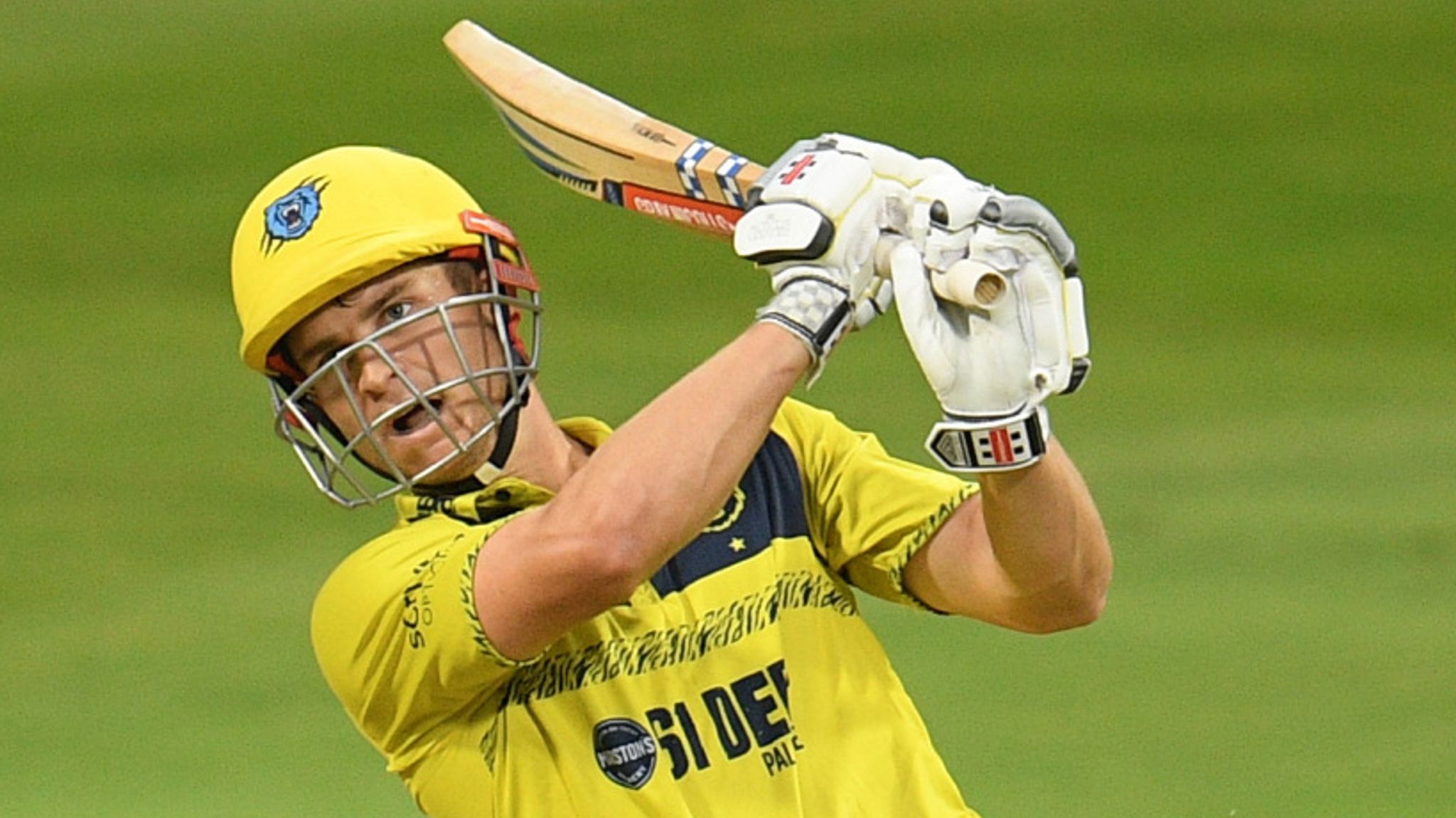 Vitality Blast: Benny Howell stars on comeback as Gloucestershire stay ...