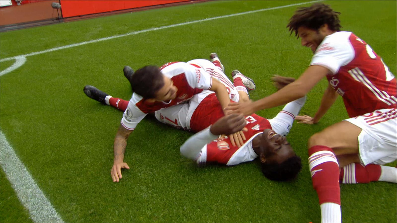 Saka opens the scoring! (61) | Football News | Sky Sports