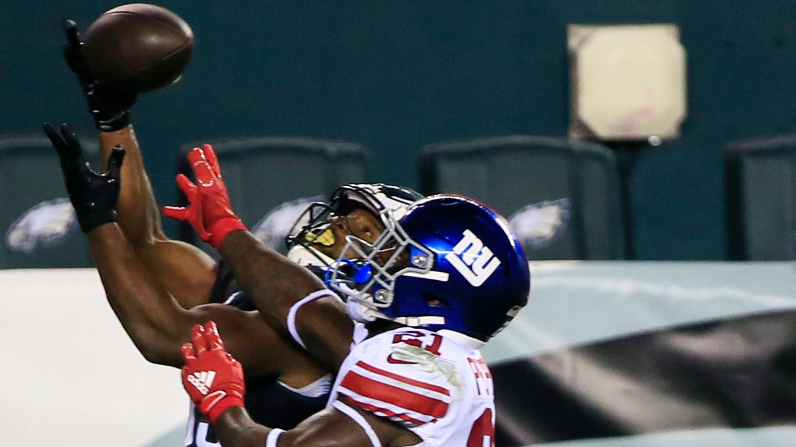 Wentz launches dime for game-winning TD | NFL News | Sky Sports