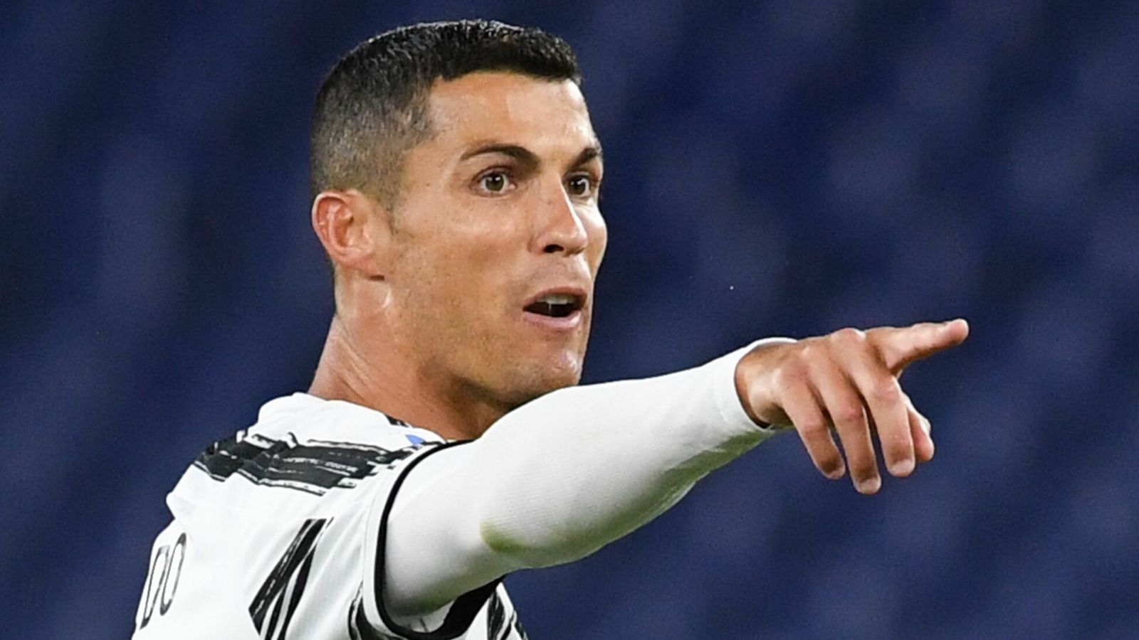 Lionel Messi and Cristiano Ronaldo reunited as Barcelona host Juventus ...