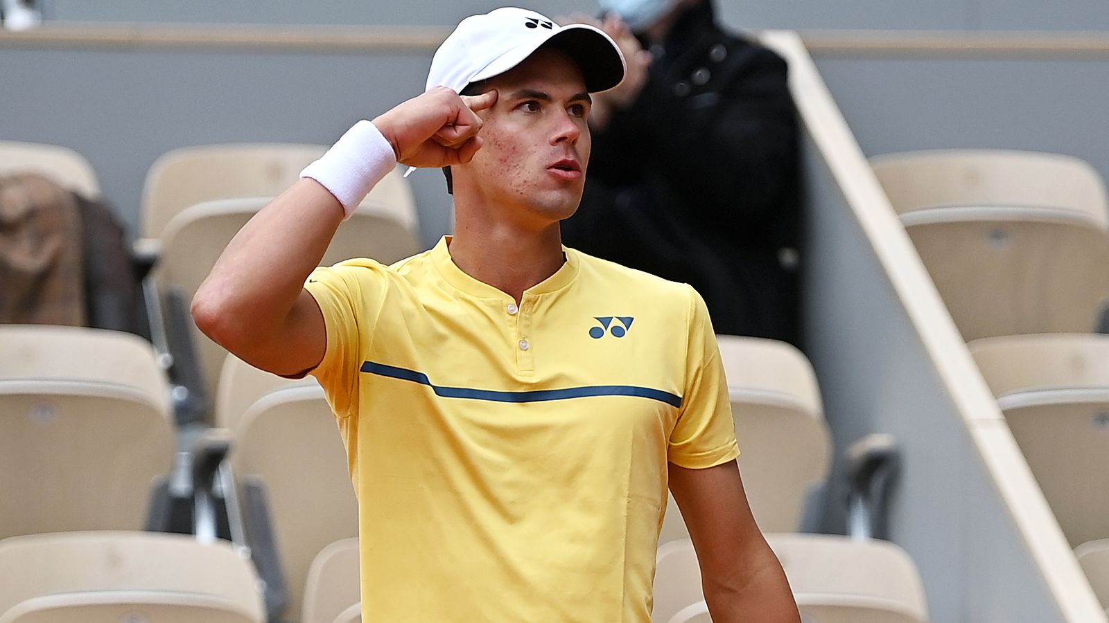 French Open: Daniel Altmaier through to last 16 at Roland Garros ...