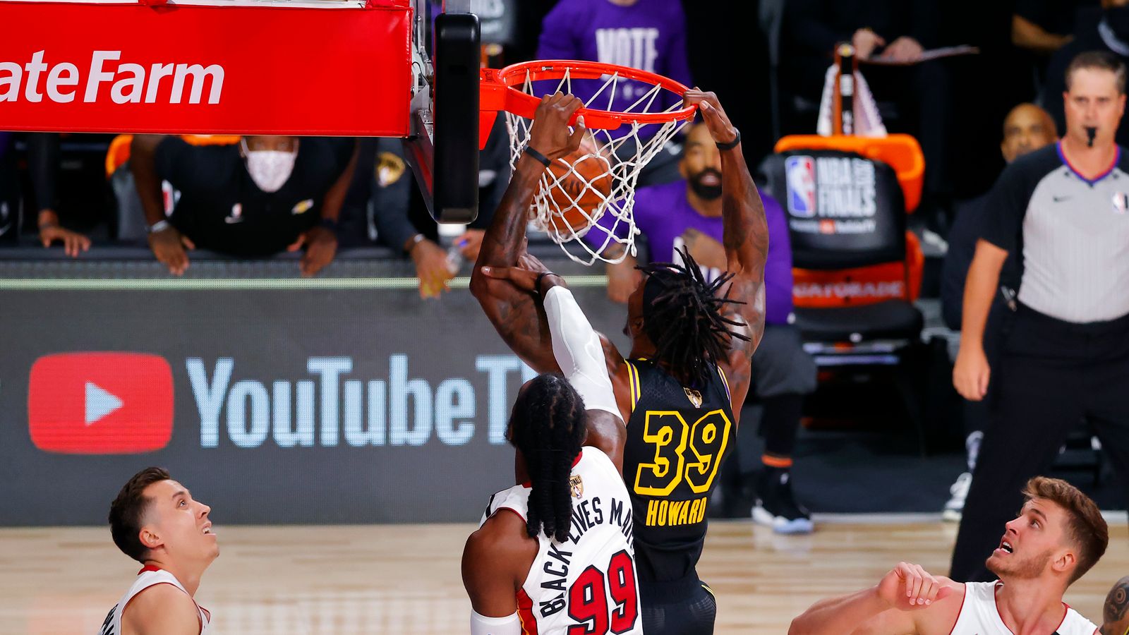 Howard elevates for two-handed flush | NBA News | Sky Sports