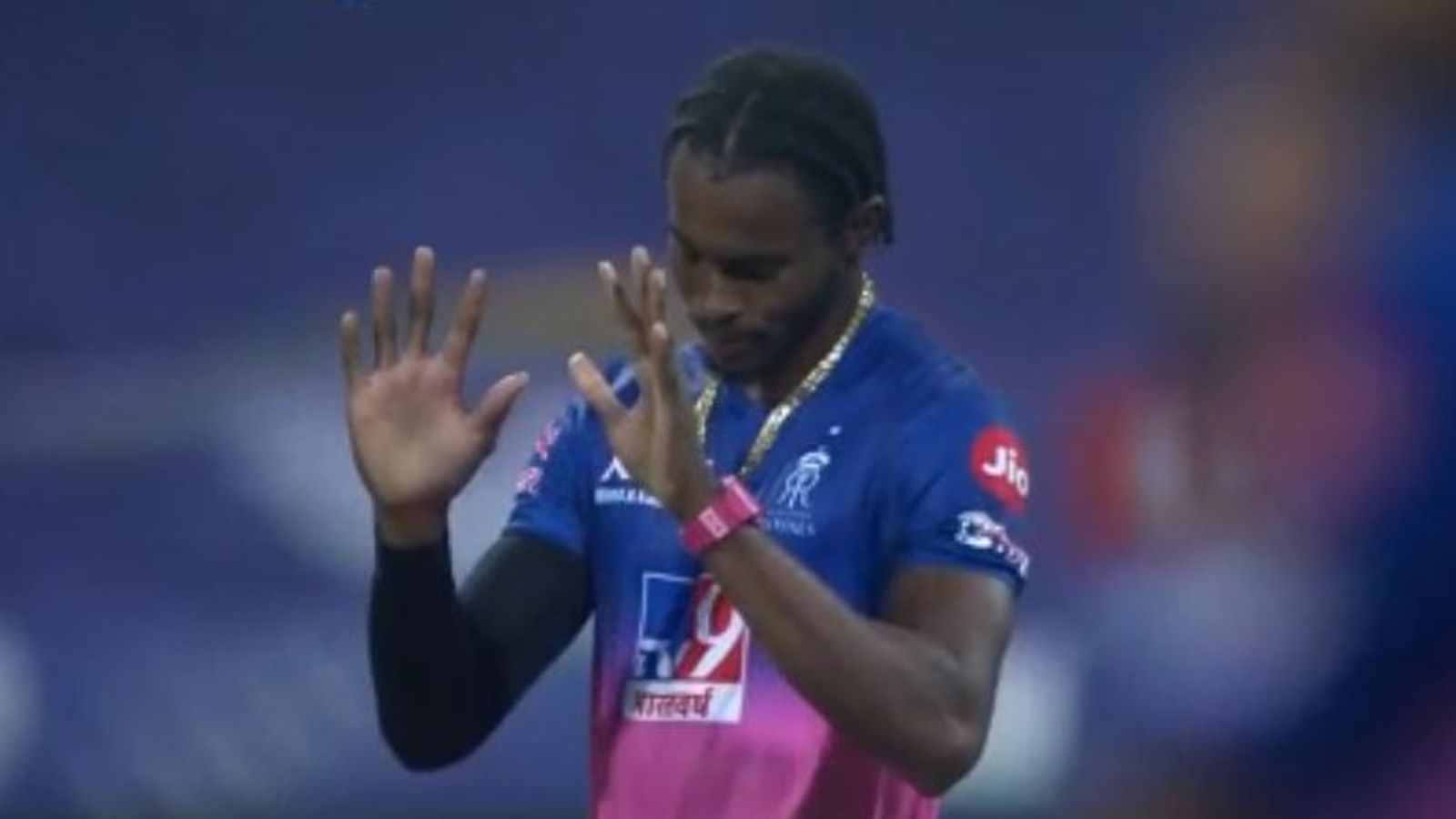 Hardik evades Archer's 95mph beamer! | Cricket News | Sky Sports