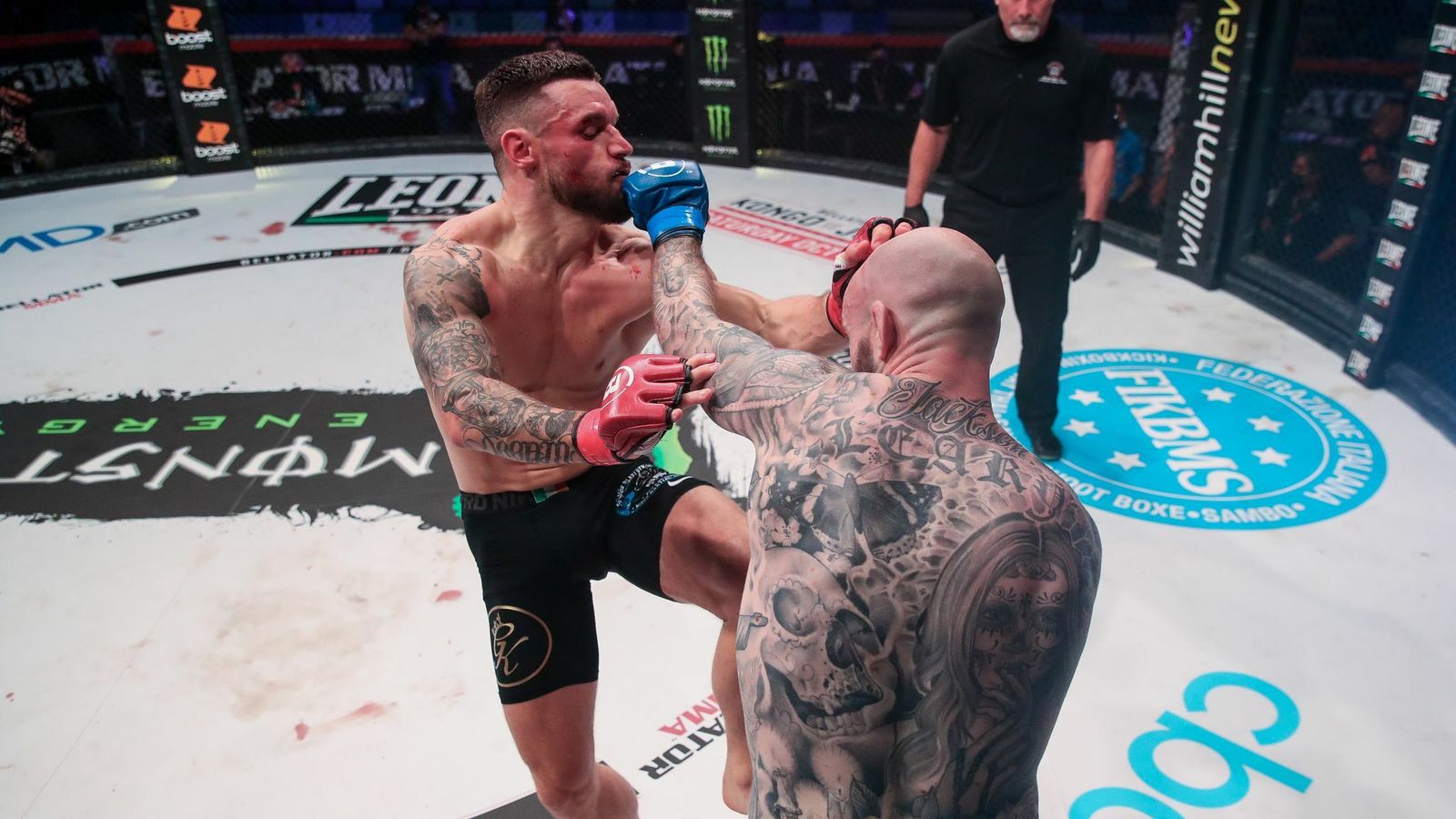 Leary defeats Crosbie in explosive first round | WWE News | Sky Sports