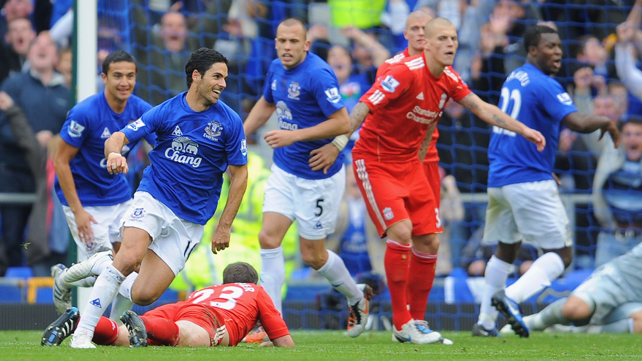 Goodison Park's last Merseyside derby: Emotions running high as Everton ...