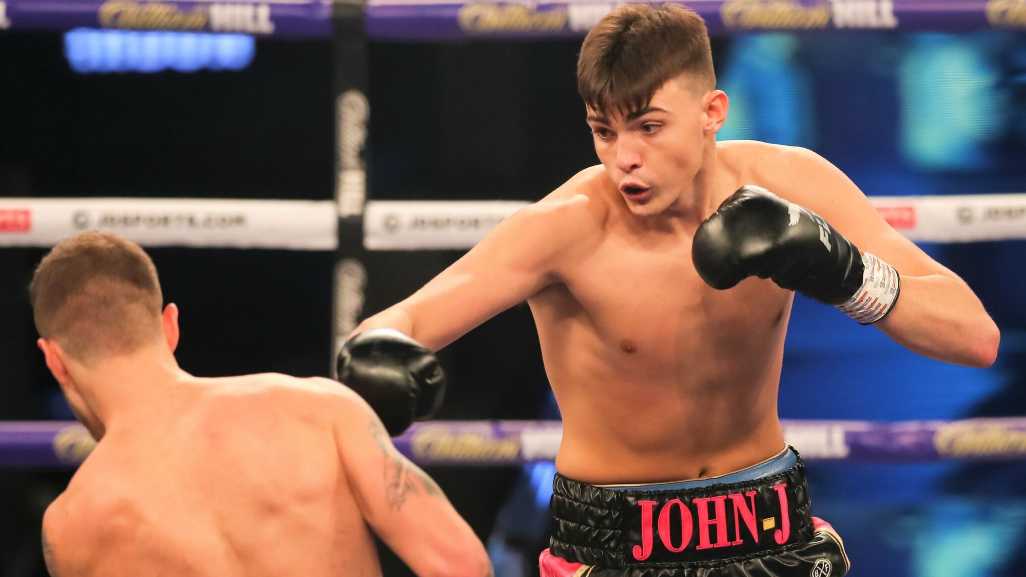 Alen Babic blasts out Niall Kennedy in third round to continue his ...
