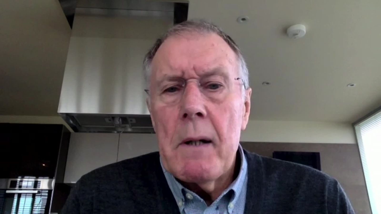 Dementia in Football: Sir Geoff Hurst supports ban on children heading ...