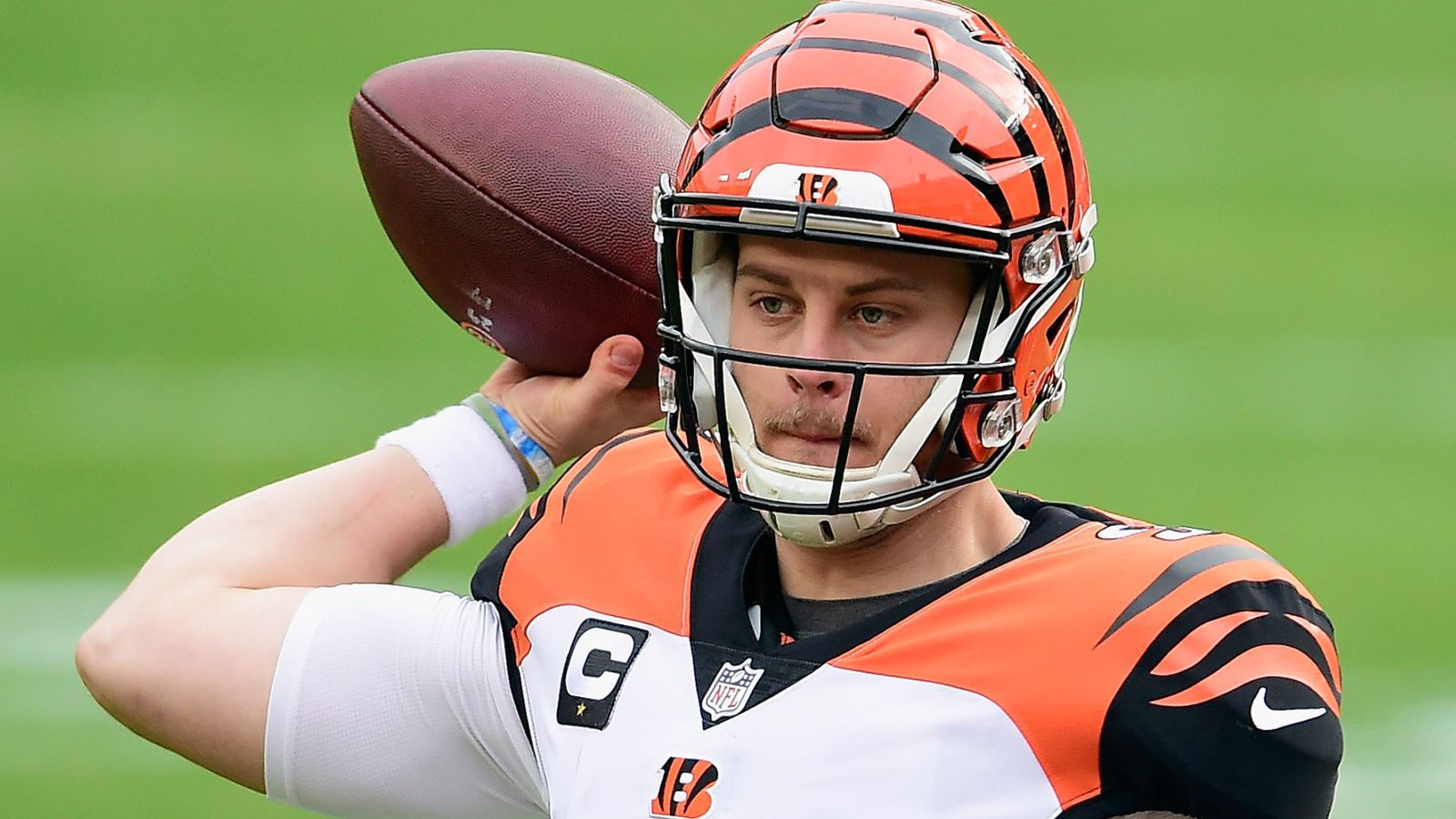 Joe Burrow: Cincinnati Bengals QB undergoes 'successful' knee surgery ...