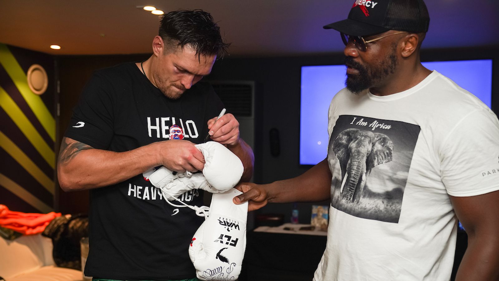 Oleksandr Usyk is a boxing wizard who is a major threat to Anthony ...