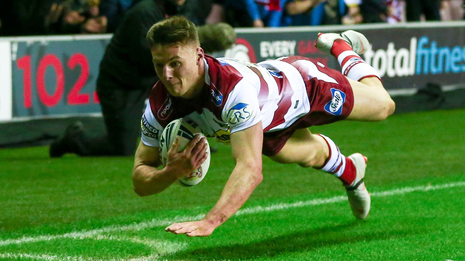 Tom Davies: From 'a half-back who couldn't pass' to Catalans Dragons ...