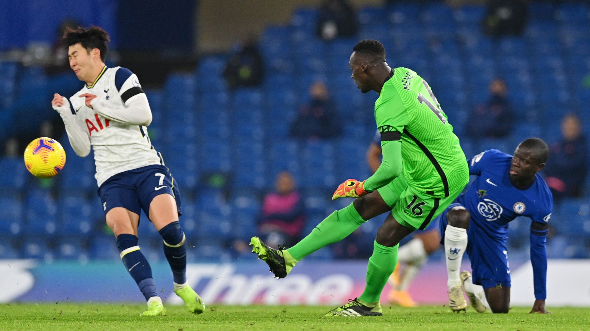 Chelsea 0-0 Tottenham: Stamford Bridge stalemate sends Spurs top of ...