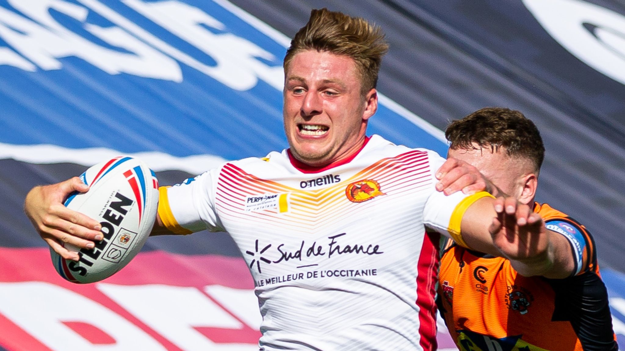 Tom Davies: From 'a half-back who couldn't pass' to Catalans Dragons ...