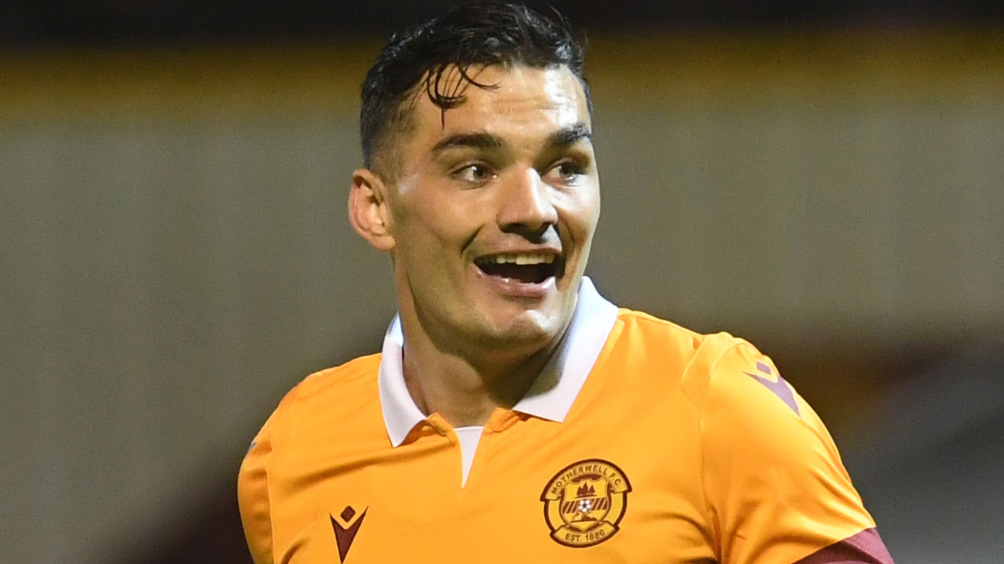 Tony Watt: Motherwell striker signs contract extension until 2022 ...