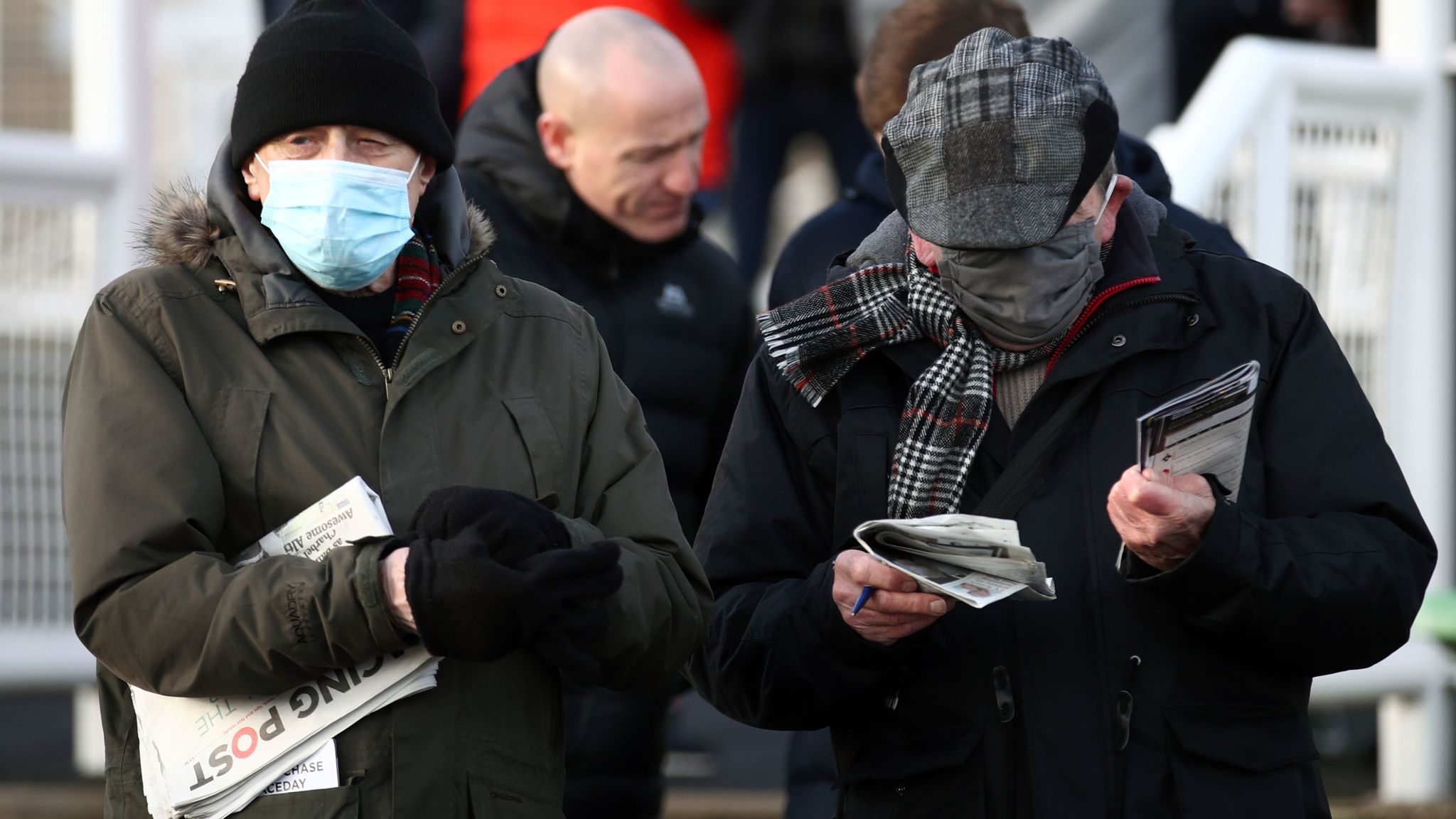 Saturday crowds return at Aintree and Sandown | Racing News | Sky Sports