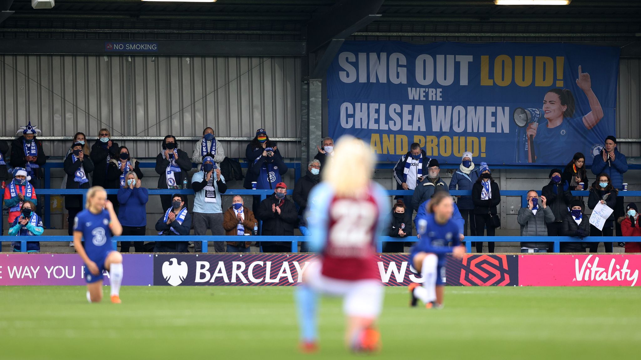 Women's Super League: Chelsea extend unbeaten home run as fans return ...