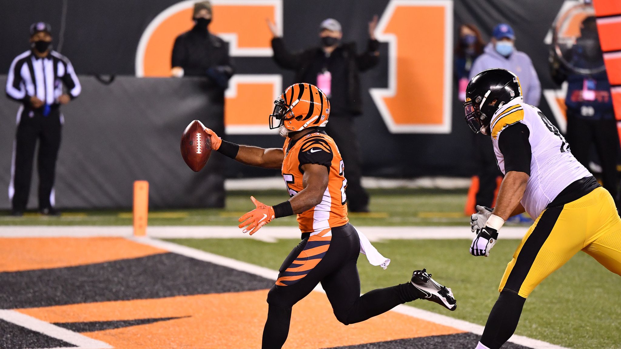 Cincinnati Bengals 27-17 Pittsburgh Steelers: Giovani Bernard's two ...