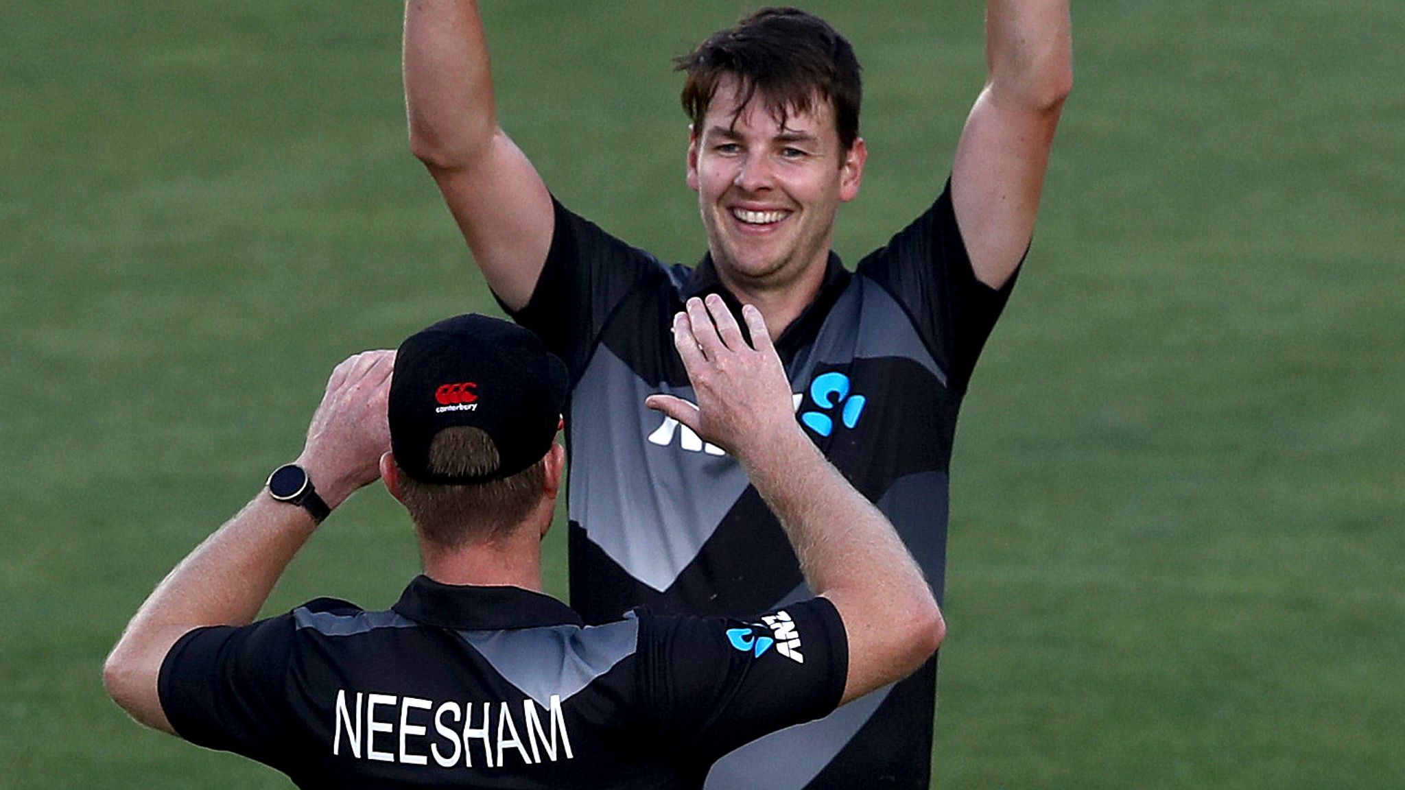 New Zealand beat Pakistan in first T20 international as debutant Jacob ...