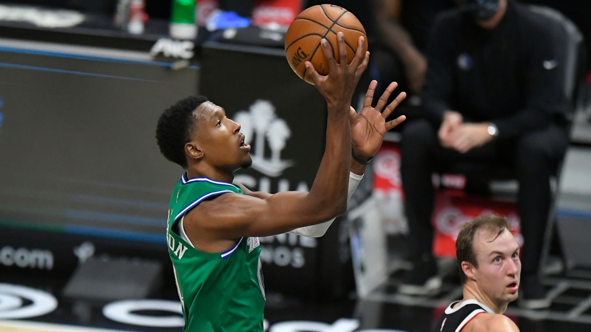 Dallas Mavericks 124-73 Los Angeles Clippers: Mavs set half-time lead ...