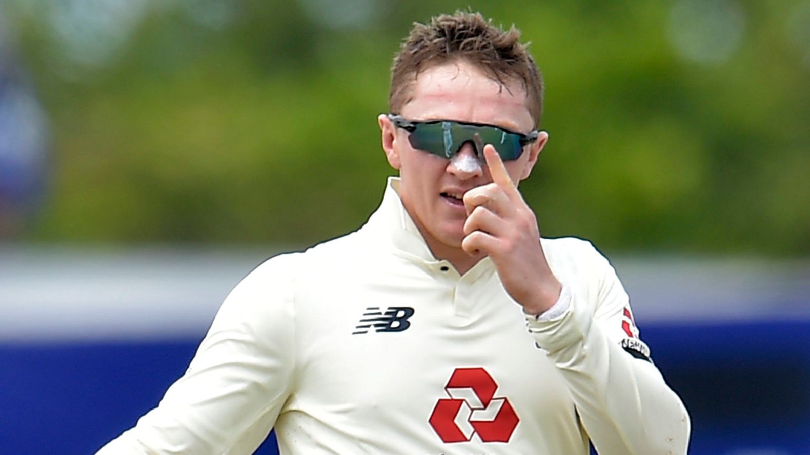 England close on 38-3 chasing 74 to win first Test against Sri Lanka ...