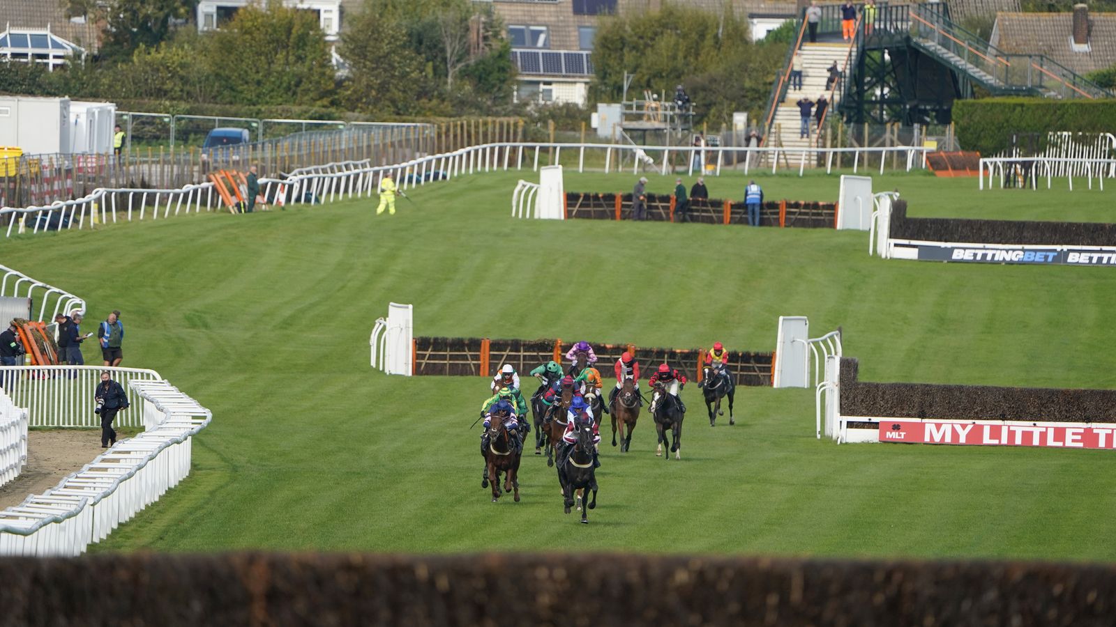 Stop-race flag used at Plumpton | Racing News | Sky Sports