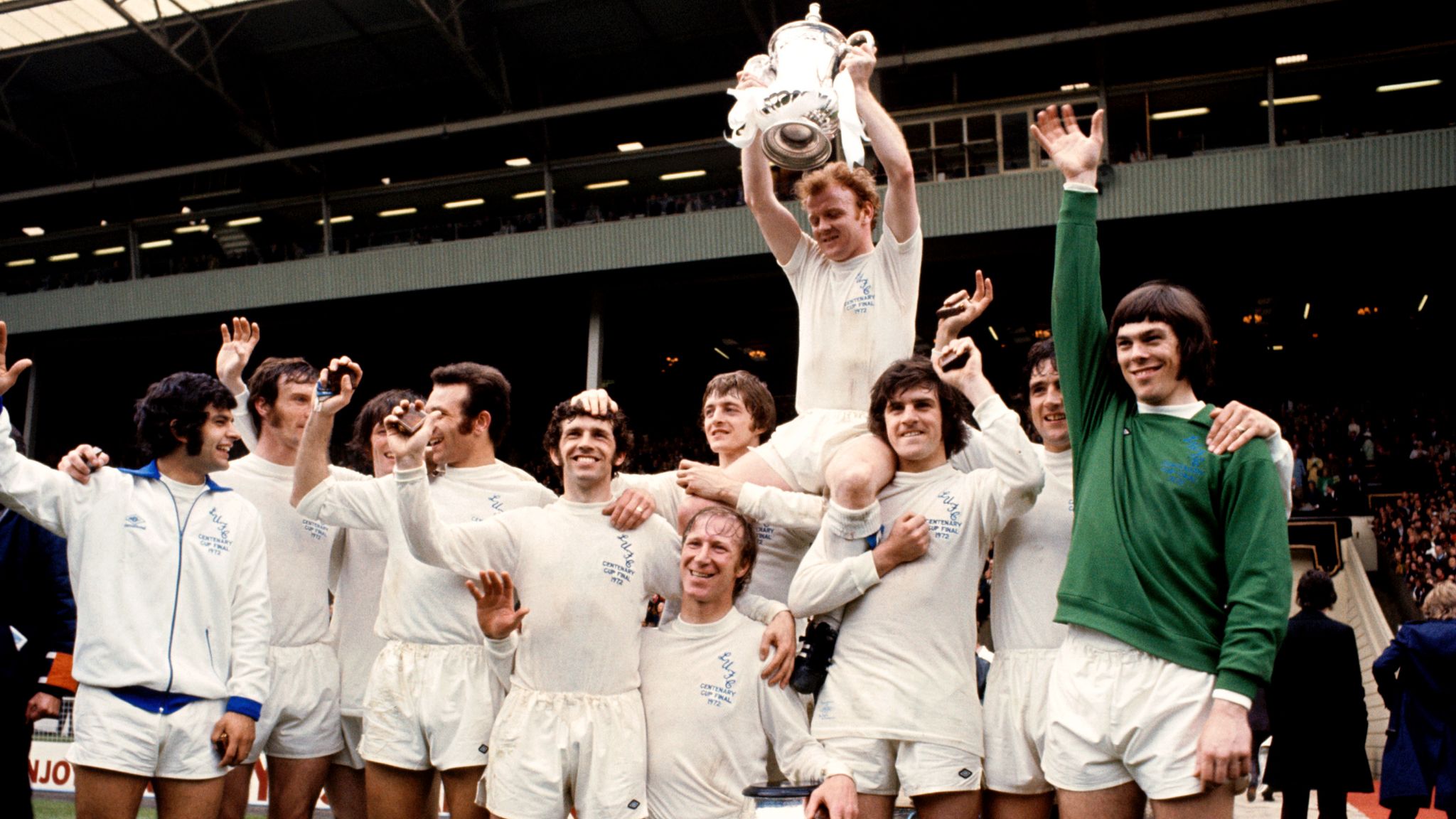 Mick Bates: Leeds United pay tribute to former midfielder after his ...