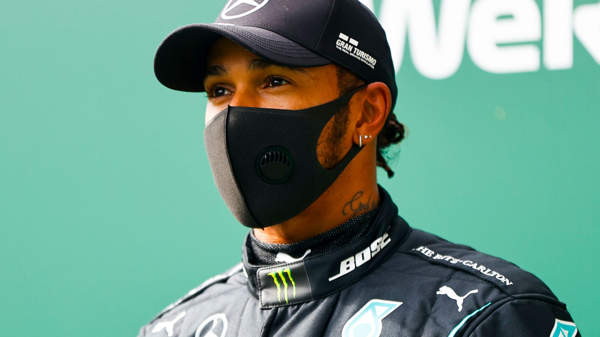 Lewis Hamilton pays powerful tribute to 'inspiring' Marcus Rashford in ...