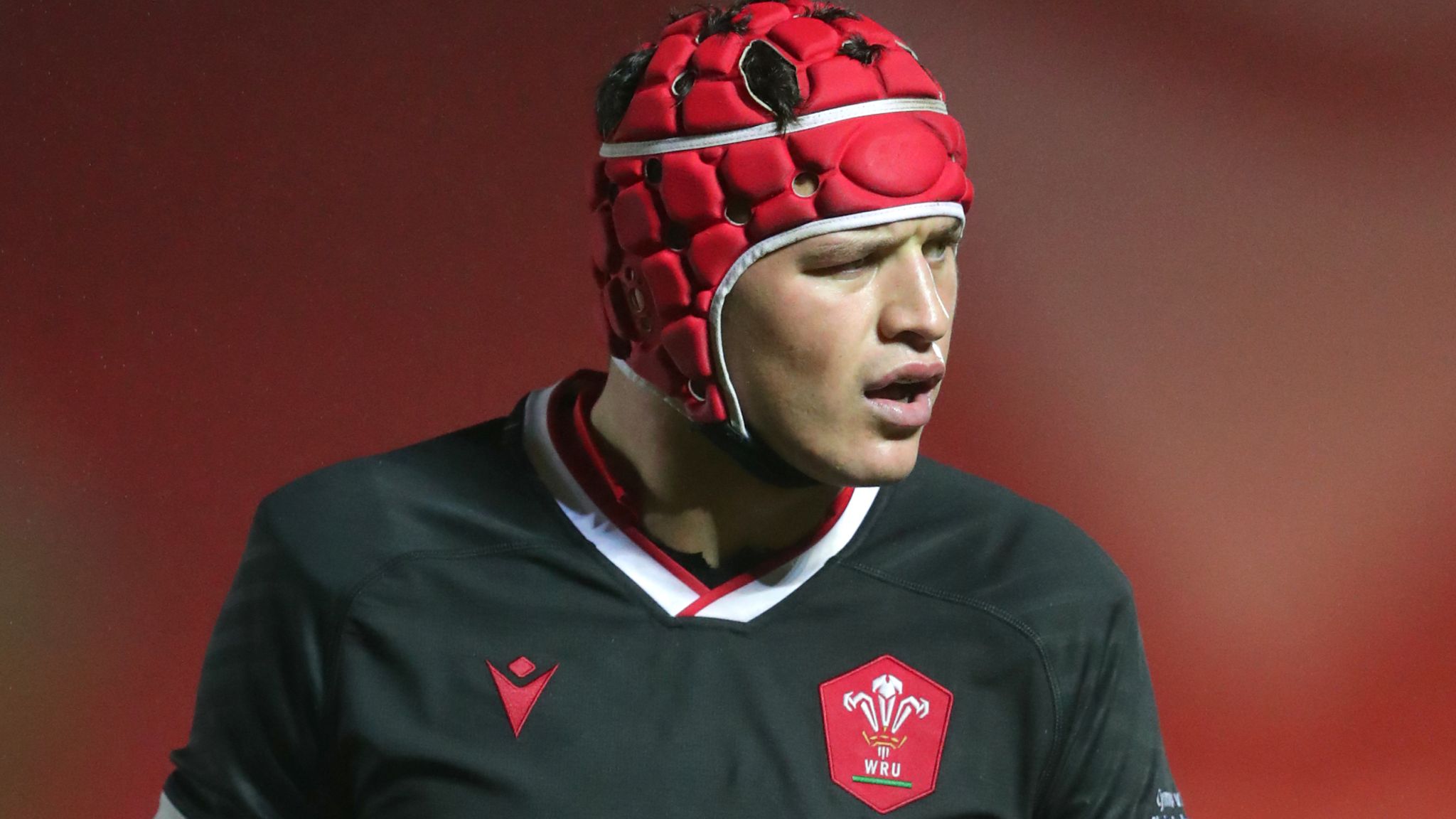 Six Nations: Cardiff's 21-year-old Cameron Winnett in for Wales debut ...