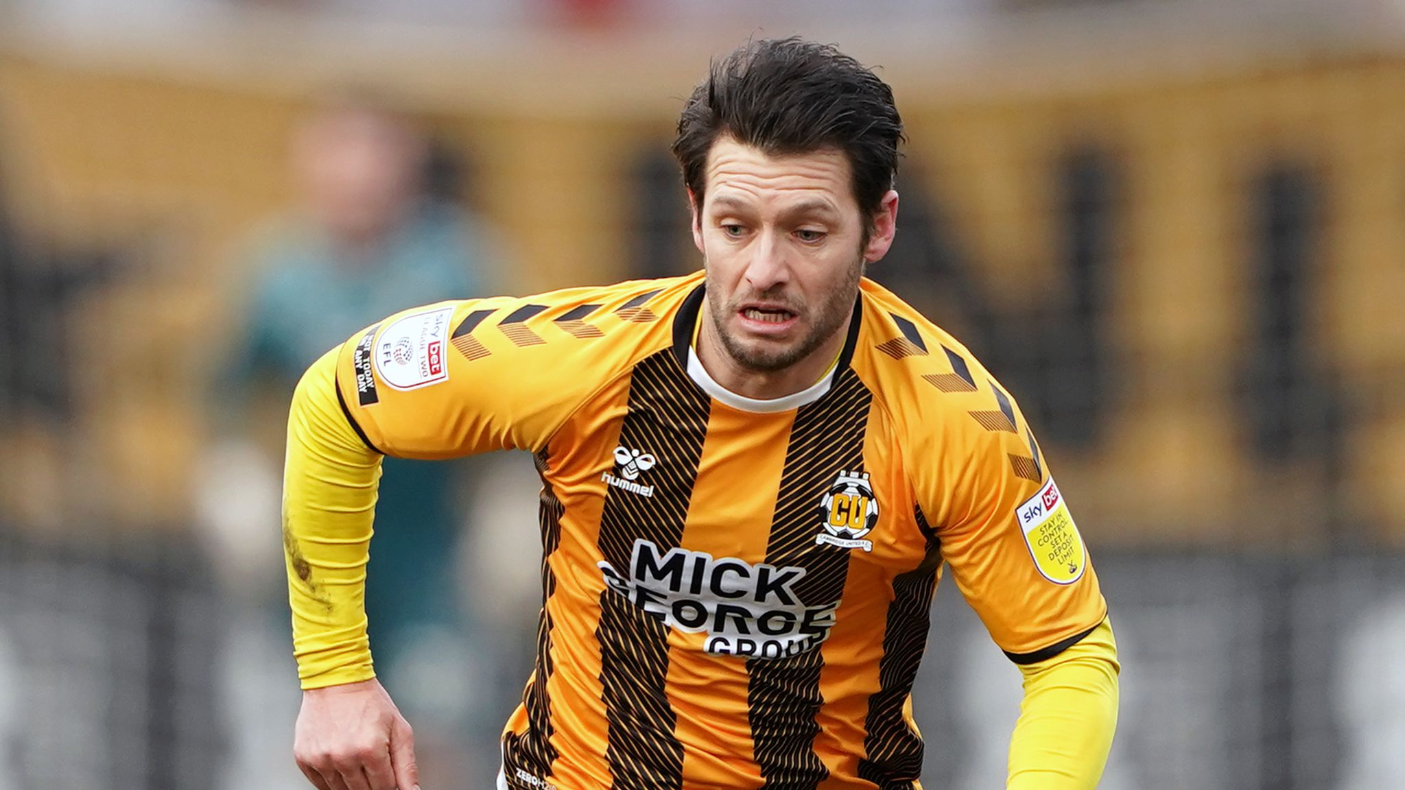 Wes Hoolahan interview: Playing at 38 at Cambridge, playing in ...