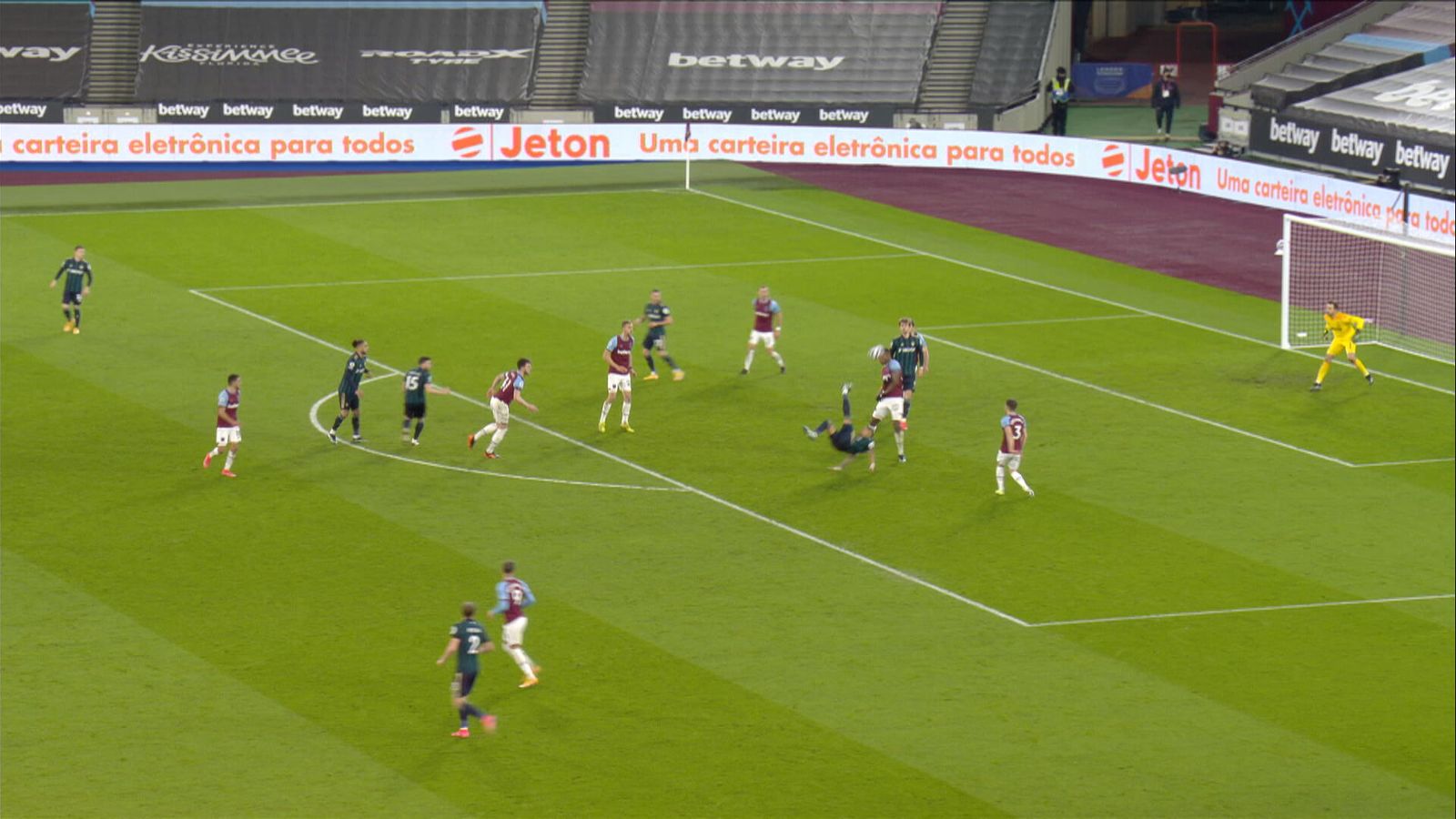 Raphina overhead kick tipped over! (50) | Football News | Sky Sports