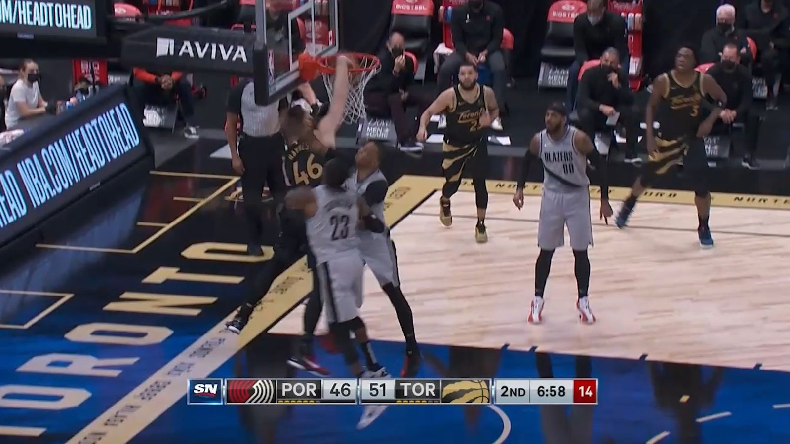 Big slam from Baynes | NBA News | Sky Sports