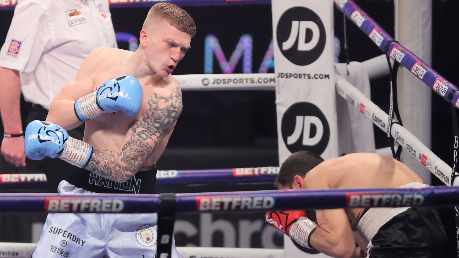 Campbell Hatton marks his professional debut with exciting points win ...
