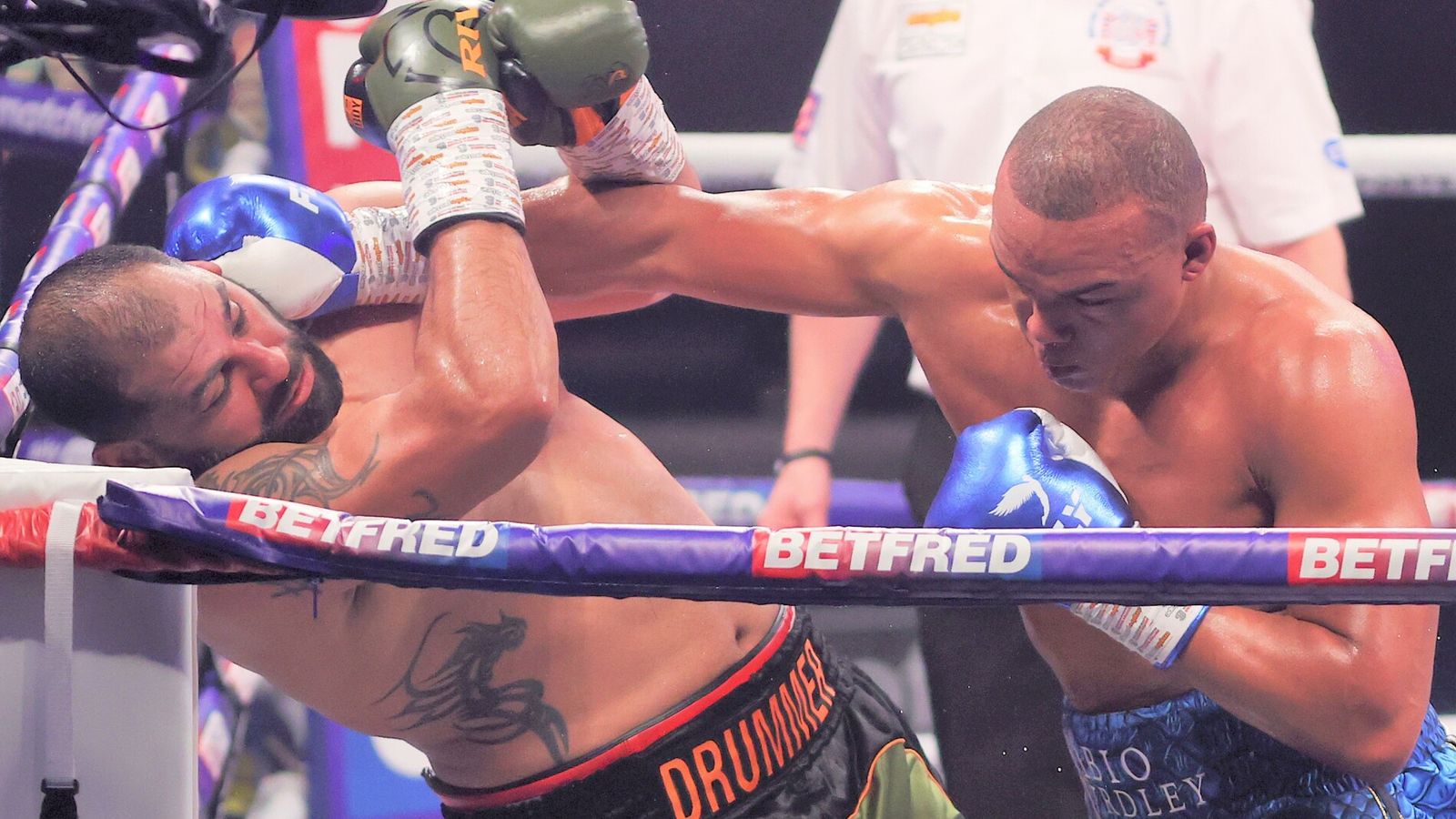 Fabio Wardley stops Eric Molina in the fifth round of their heavyweight ...