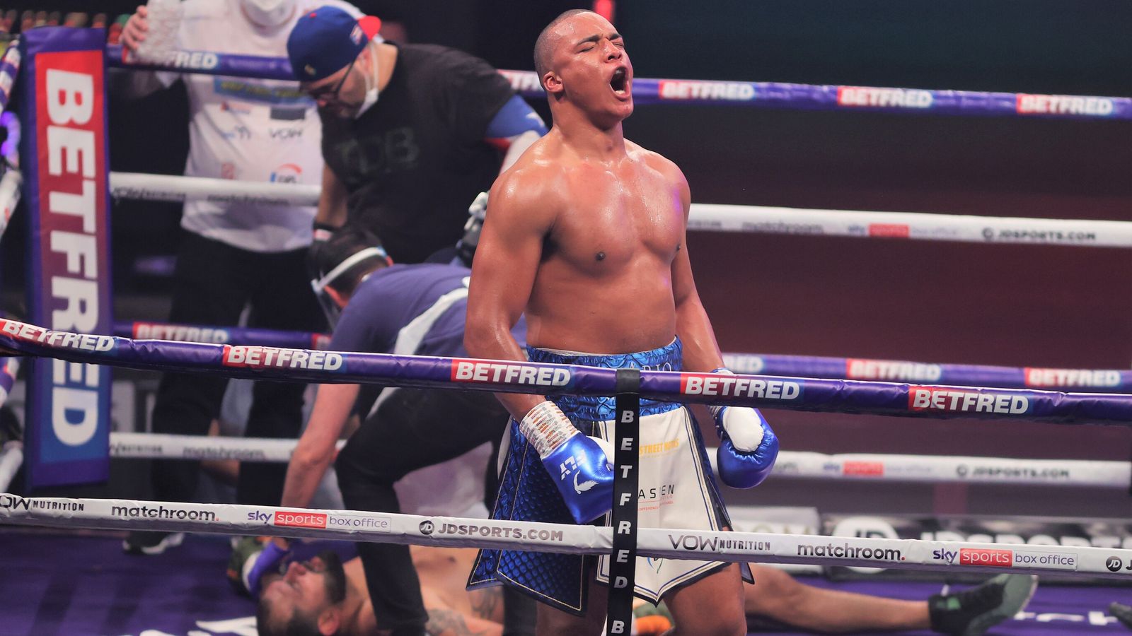 Fabio Wardley stops Eric Molina in the fifth round of their heavyweight ...