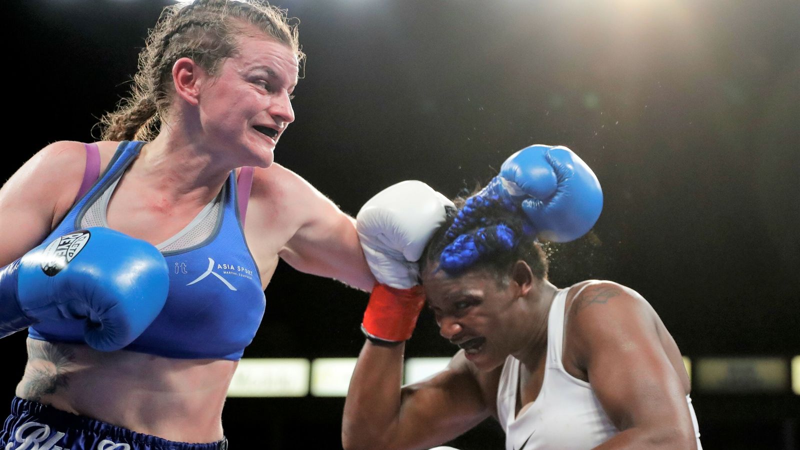 Savannah Marshall defends her WBO middleweight title against Femke ...