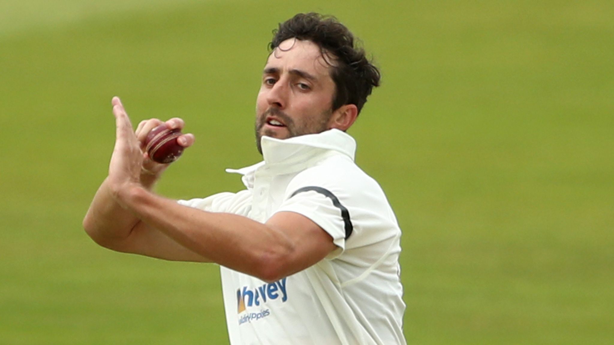 County Championship: Ben Sanderson and Gareth Berg share 19 wickets as ...
